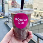JR八王子駅構内に「GODIVA GO！」がオープン！チョコレートドリンクを飲んでみた – 多摩ポン